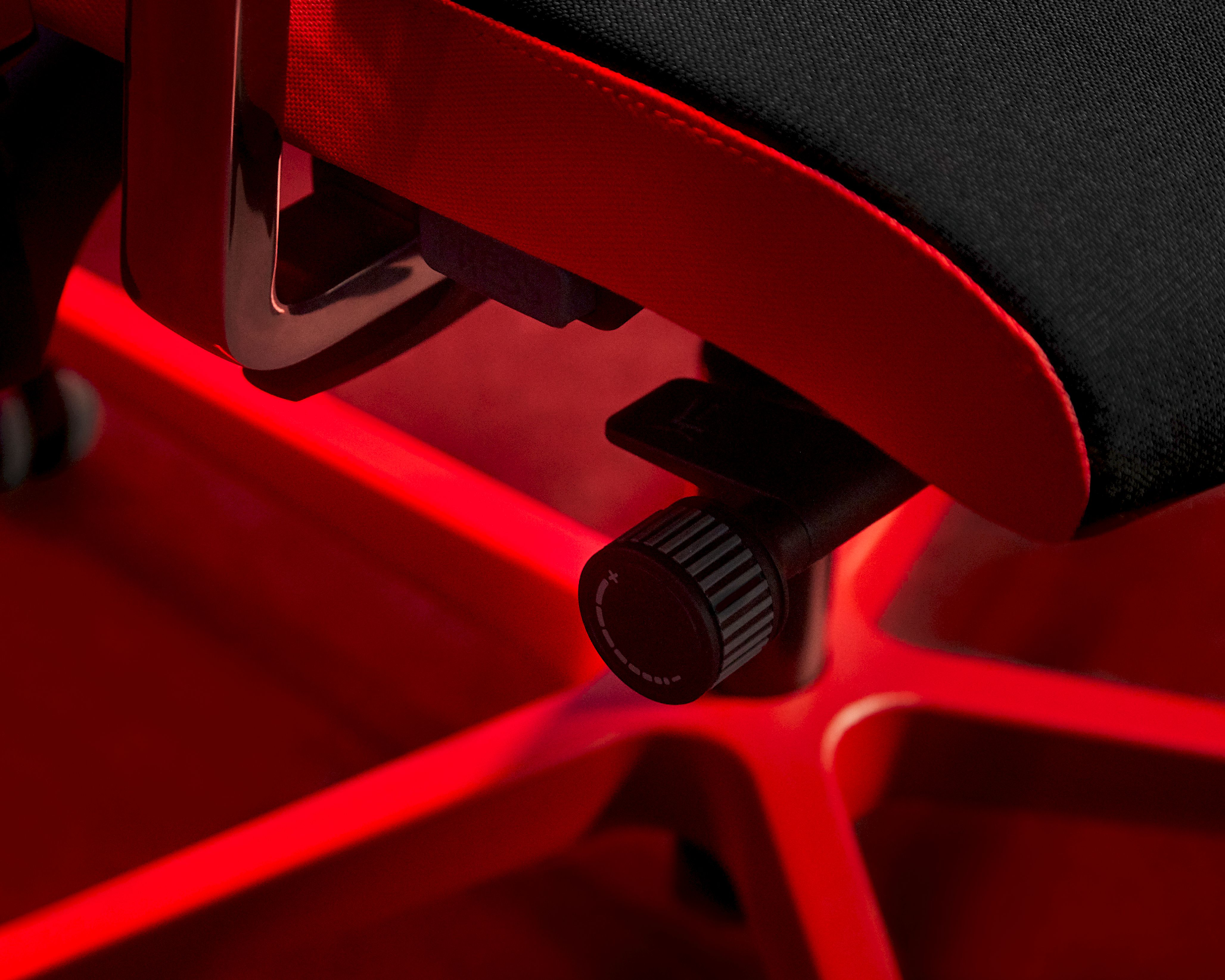 NowyStyl Xilium G Gaming Stuhl • Ergonomisch & Stylisch